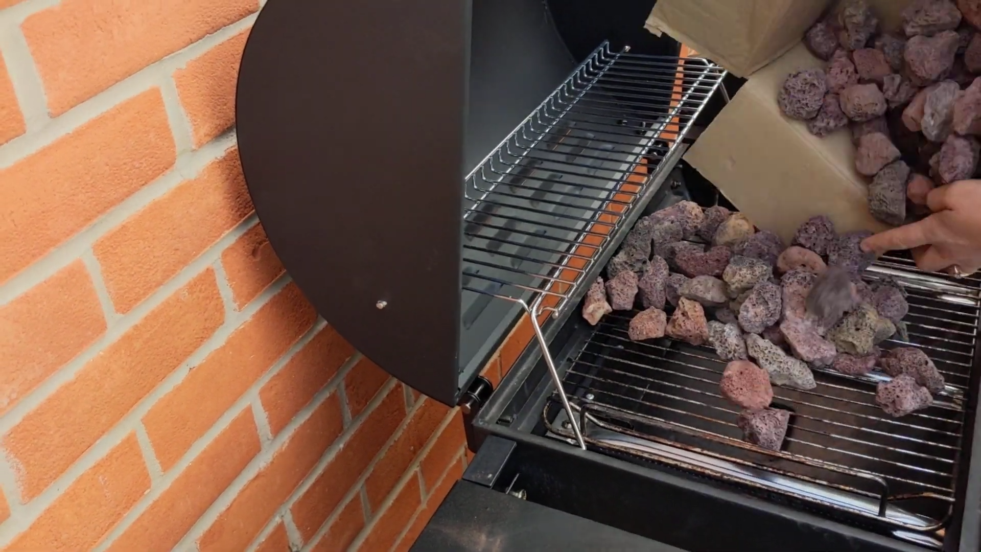 Comment utiliser des pierres de lave dans un barbecue? - 365BBQ